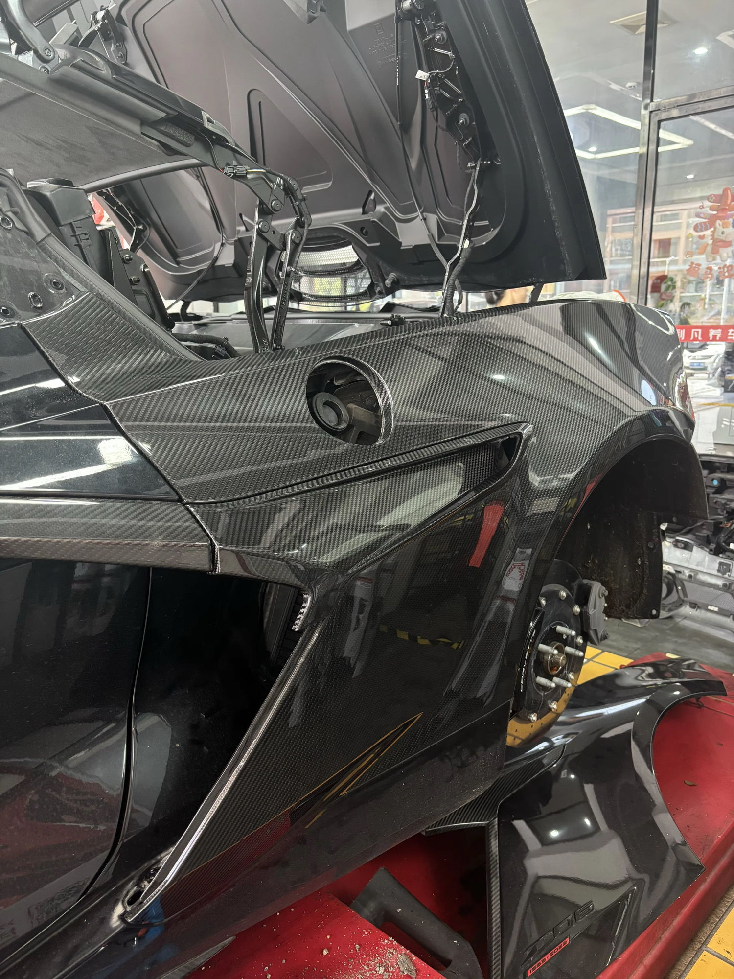 C8 Corvette Z06/ZR1 Carbon Fiber Quarter Panels – Next-Gen Speed